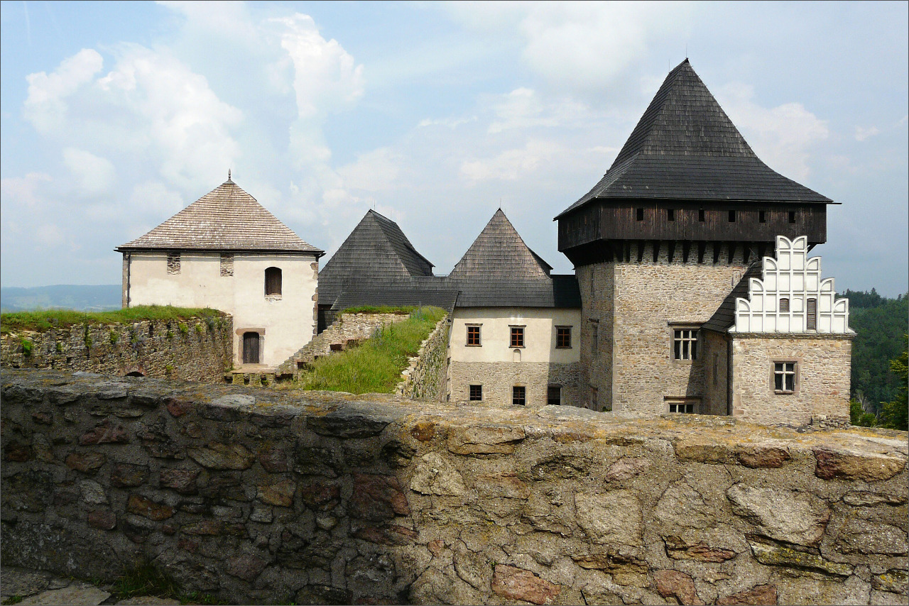 Státní hrad Lipnice - kamenný strážce Posázaví :: Tipy na Výlety a zábava